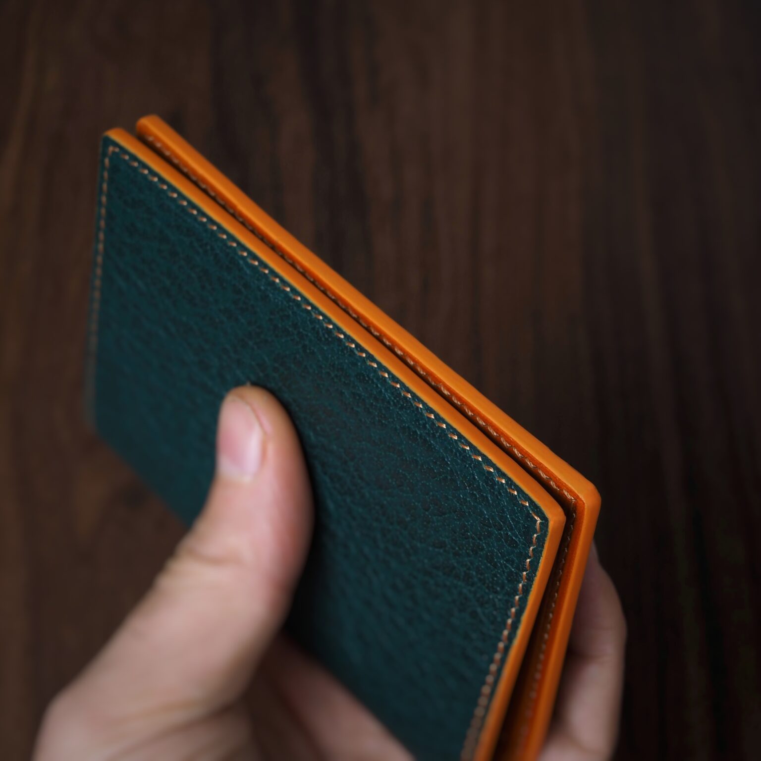 Vertical Bifold - LEATHERBOUND
