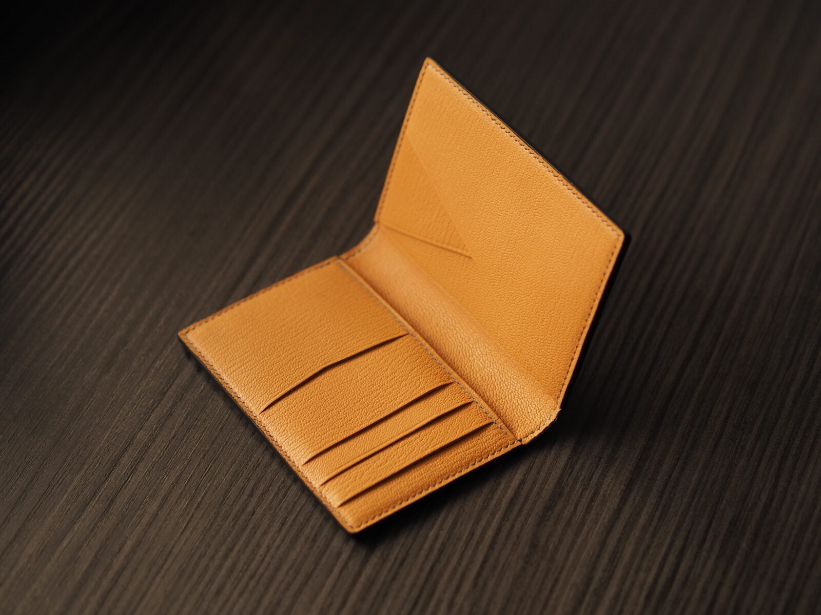 Vertical Bifold - Black Sharkskin & Natural Chèvre - LEATHERBOUND