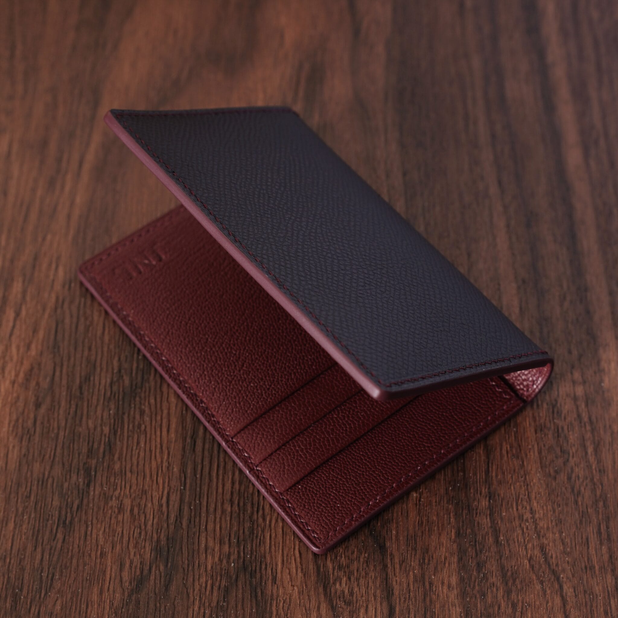 Vertical Bifold - LEATHERBOUND